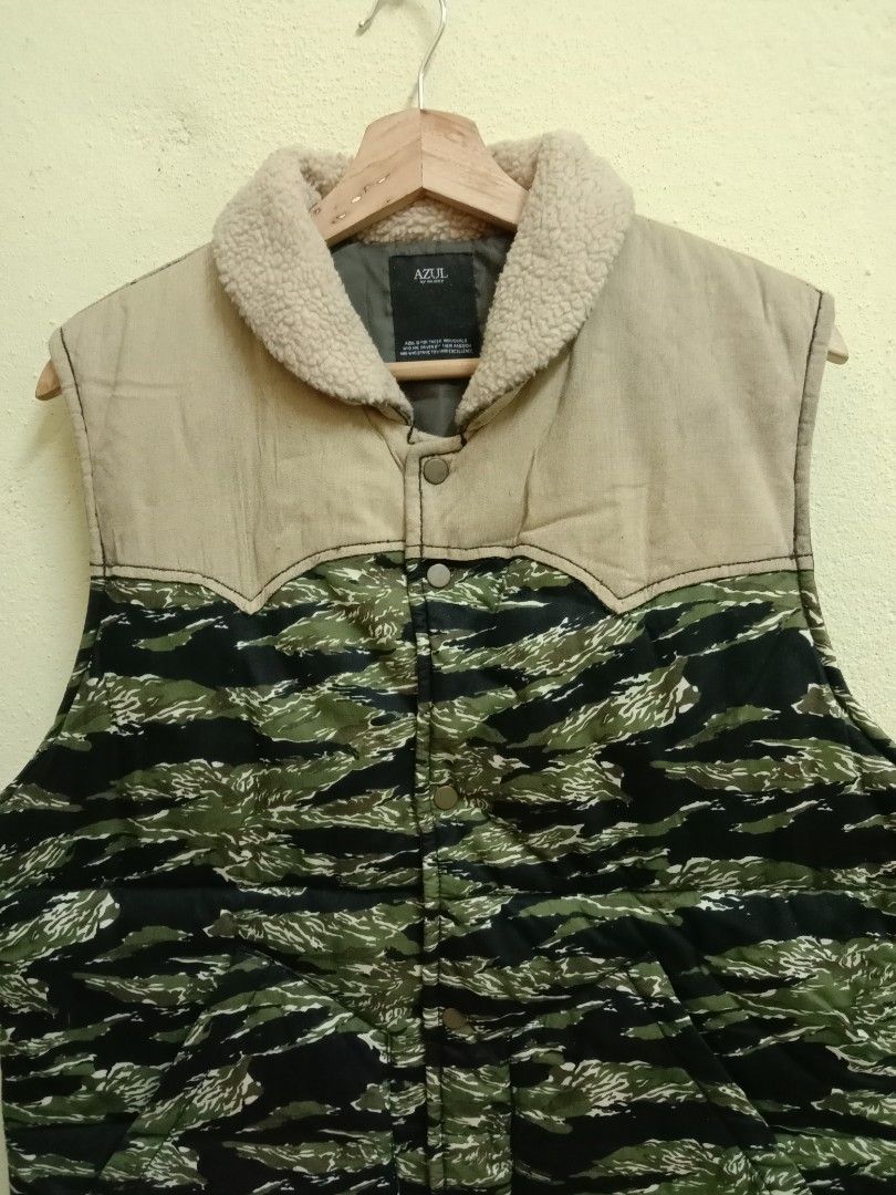 TIGER STRIPE PUFFER VEST, Men's Fashion, Coats, Jackets and Outerwear ...