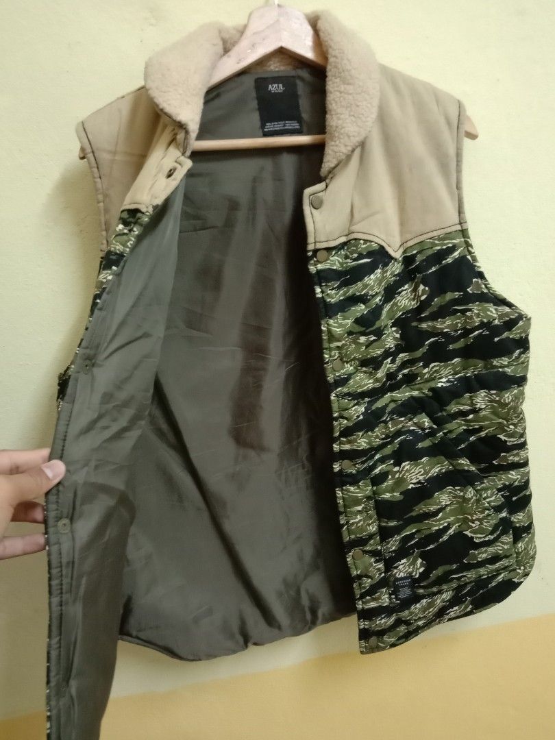 TIGER STRIPE PUFFER VEST, Men's Fashion, Coats, Jackets and Outerwear ...