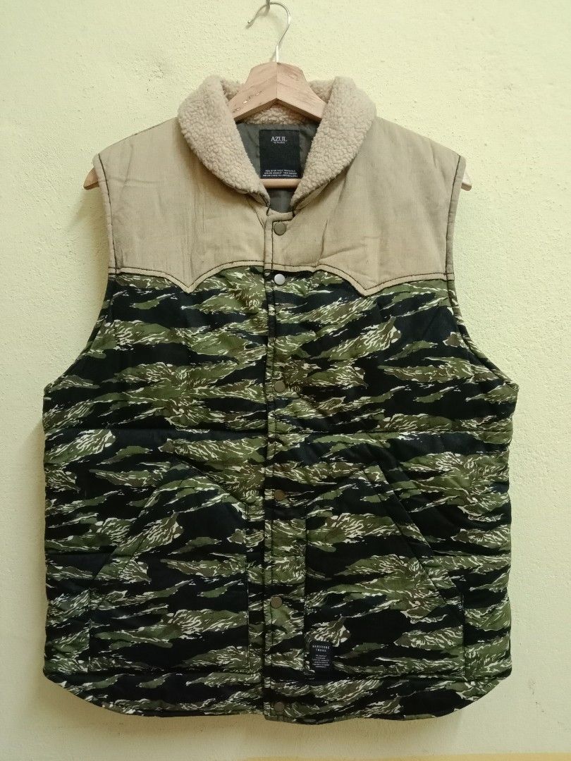 TIGER STRIPE PUFFER VEST, Men's Fashion, Coats, Jackets and Outerwear ...