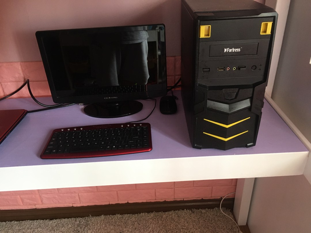 Tower with monitor, keyboard and mouse, Computers & Tech, Desktops on ...