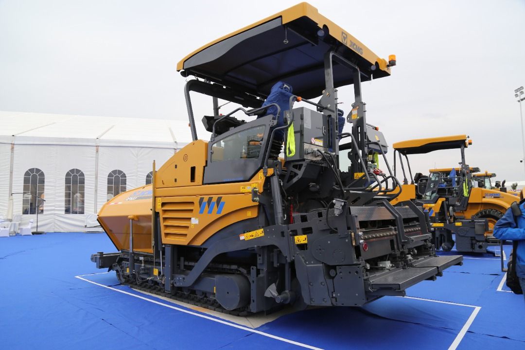 XCMG ASPHALT PAVER RP603, Commercial & Industrial, Construction ...