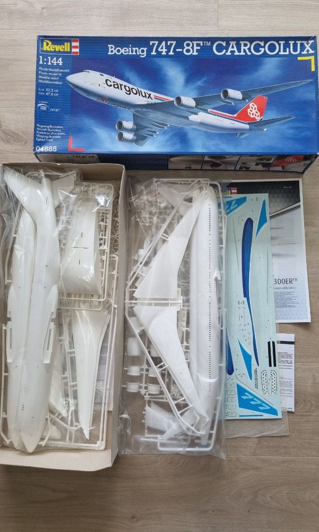 2 kits! 1/144 747 and 777 model kits, Hobbies & Toys, Toys & Games on ...