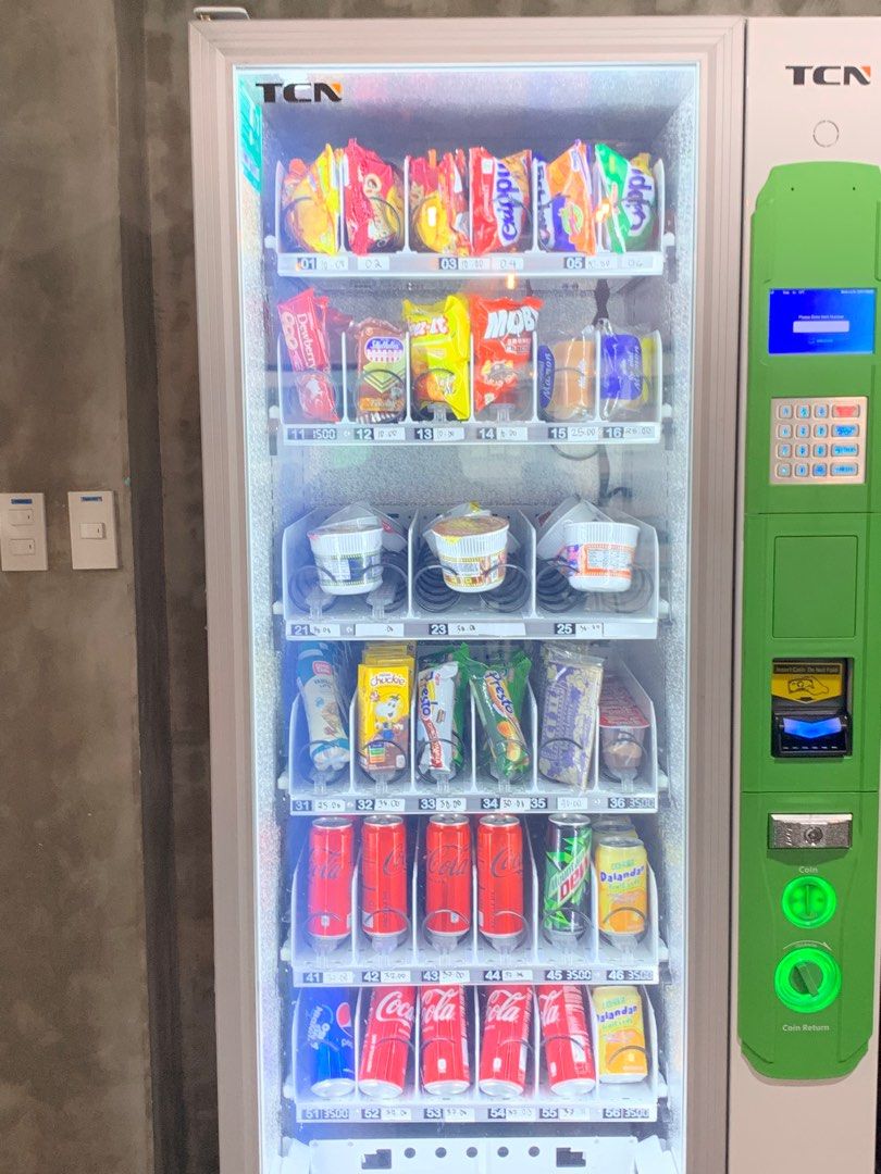 36-Slot Snack and Drink Vending Machine, TV & Home Appliances, Kitchen ...