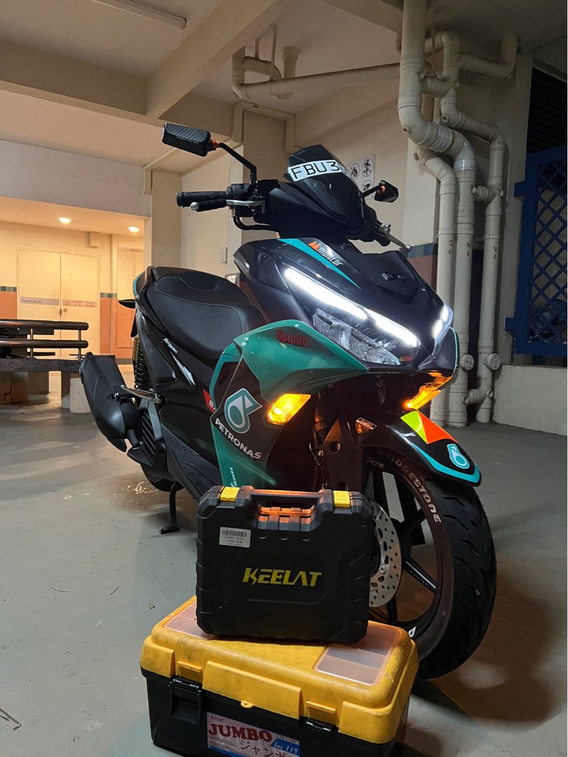 Aerox Coverset Installation, Motorcycles, Motorcycle Apparel on Carousell