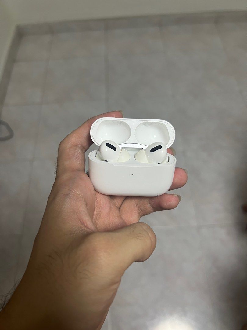 AirPods Pro gen 1, Audio, Earphones on Carousell