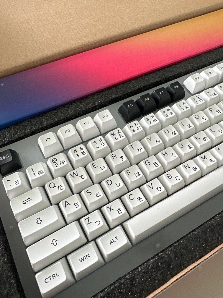 Akko ACR98 Acrylic keyboard (white), Computers & Tech, Parts ...