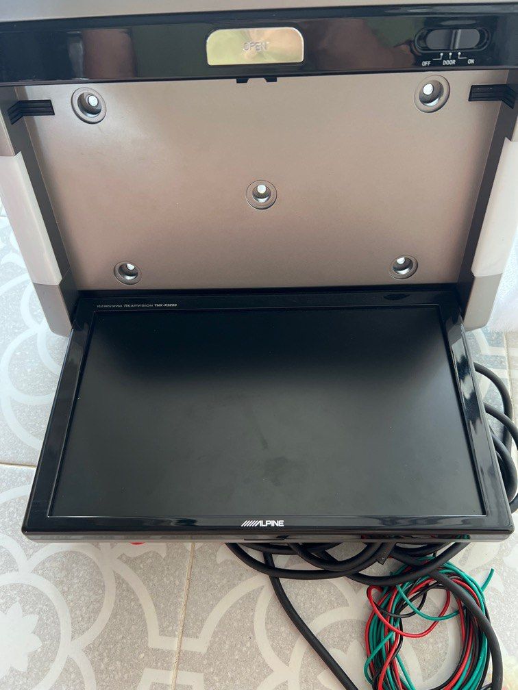 Alpine Roof Monitor, Car Accessories, Accessories on Carousell
