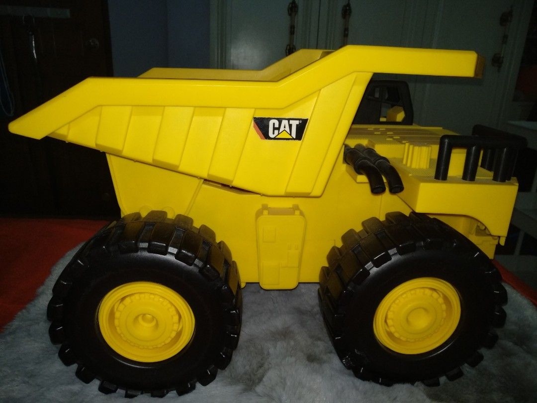Caterpillar 18 Inch Push Powered Big Rev It Up Dump Truck, Hobbies ...