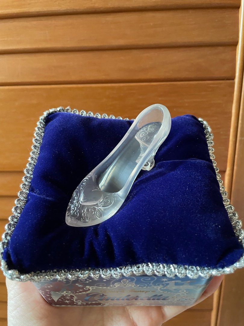 Cinderella's glass slipper tin box from Disneysea Tokyo, Women's ...