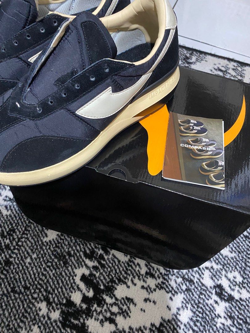 Compass Velocity Black, Fesyen Pria, Sepatu , Sneakers di Carousell