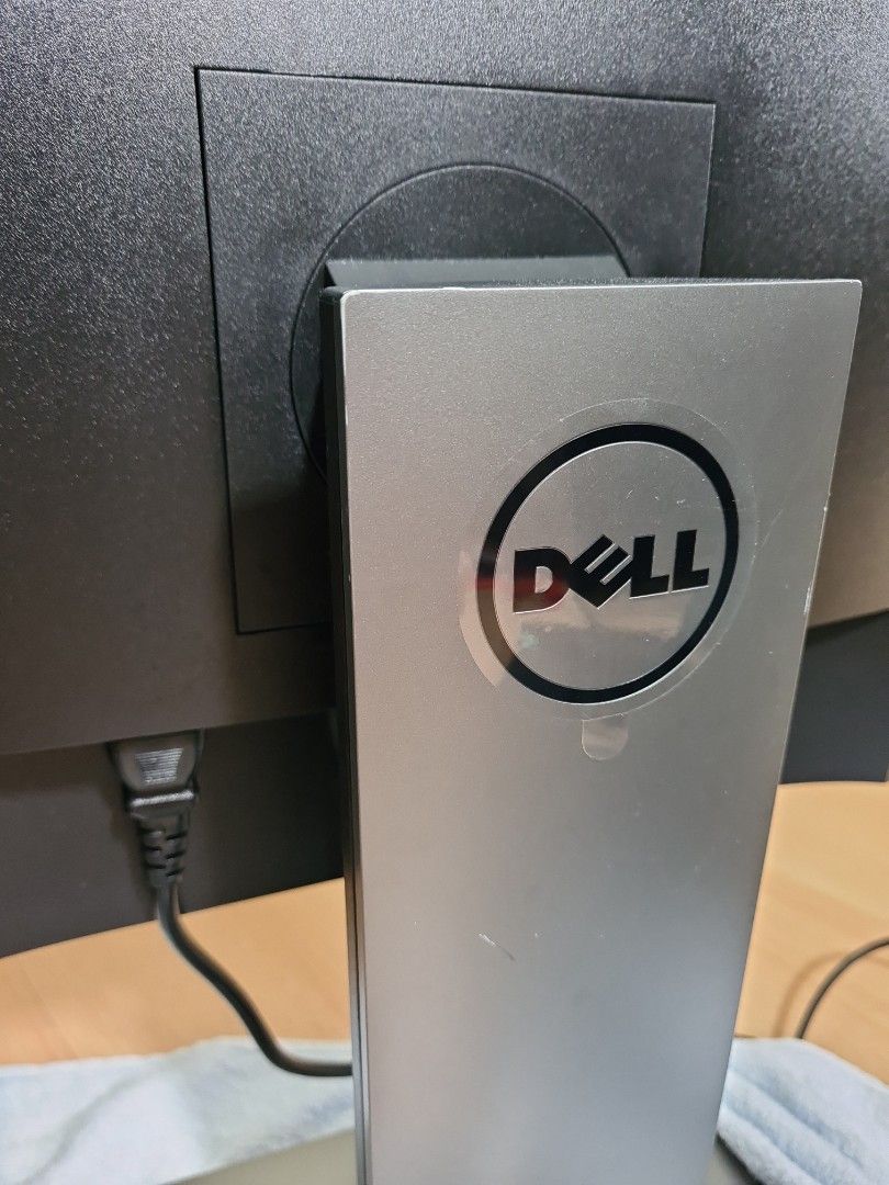 Dell P2217 Monitor, Computers & Tech, Desktops on Carousell