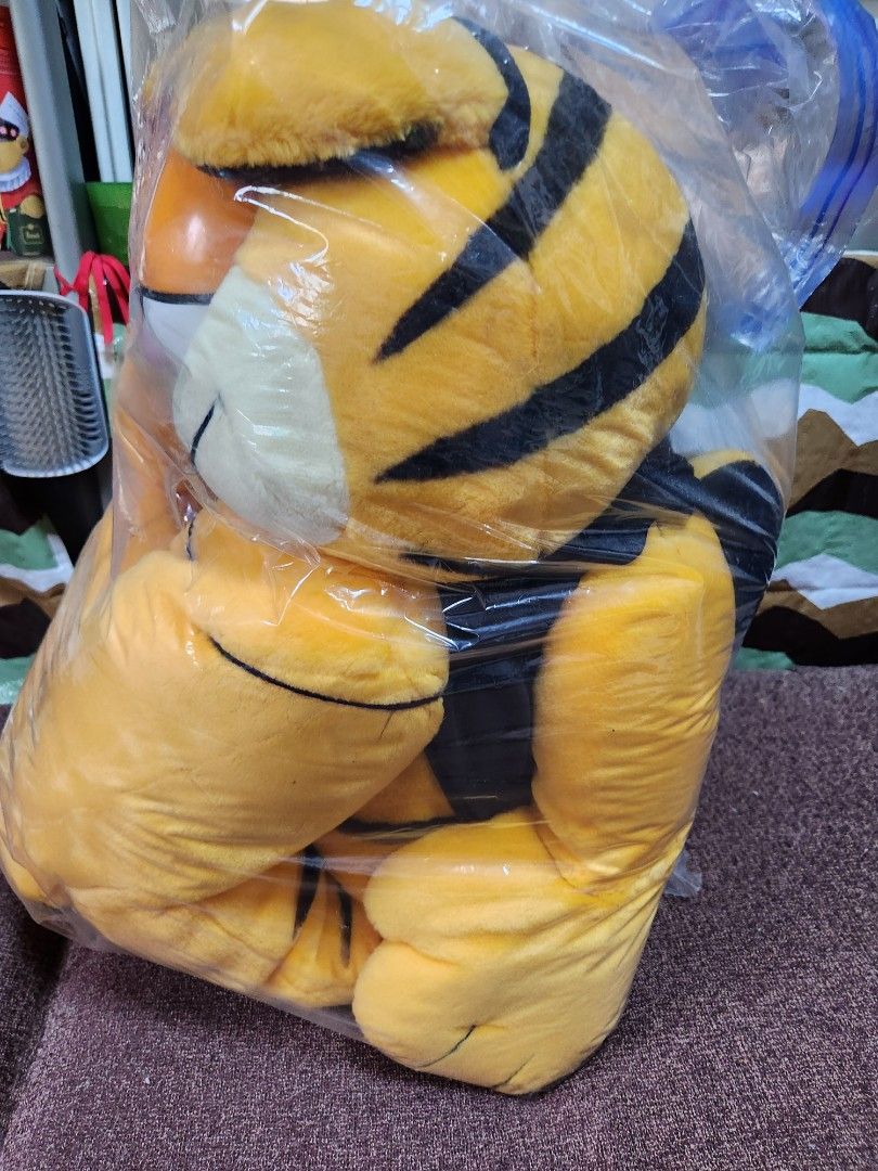 Extra huge Garfield Soft Toy plush, Hobbies & Toys, Toys & Games on ...