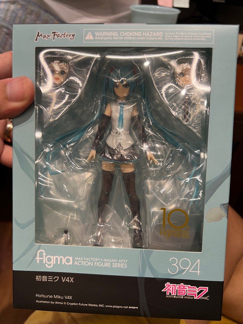 Figma Max Factory Series 394 Hatsune Miku V4X, Hobbies & Toys, Memorabilia & Collectibles, Fan ...