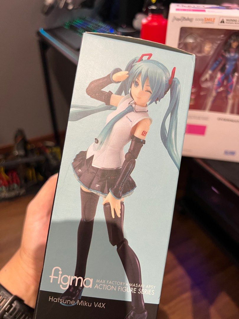 Figma Max Factory Series 394 Hatsune Miku V4X, Hobbies & Toys, Memorabilia & Collectibles, Fan ...