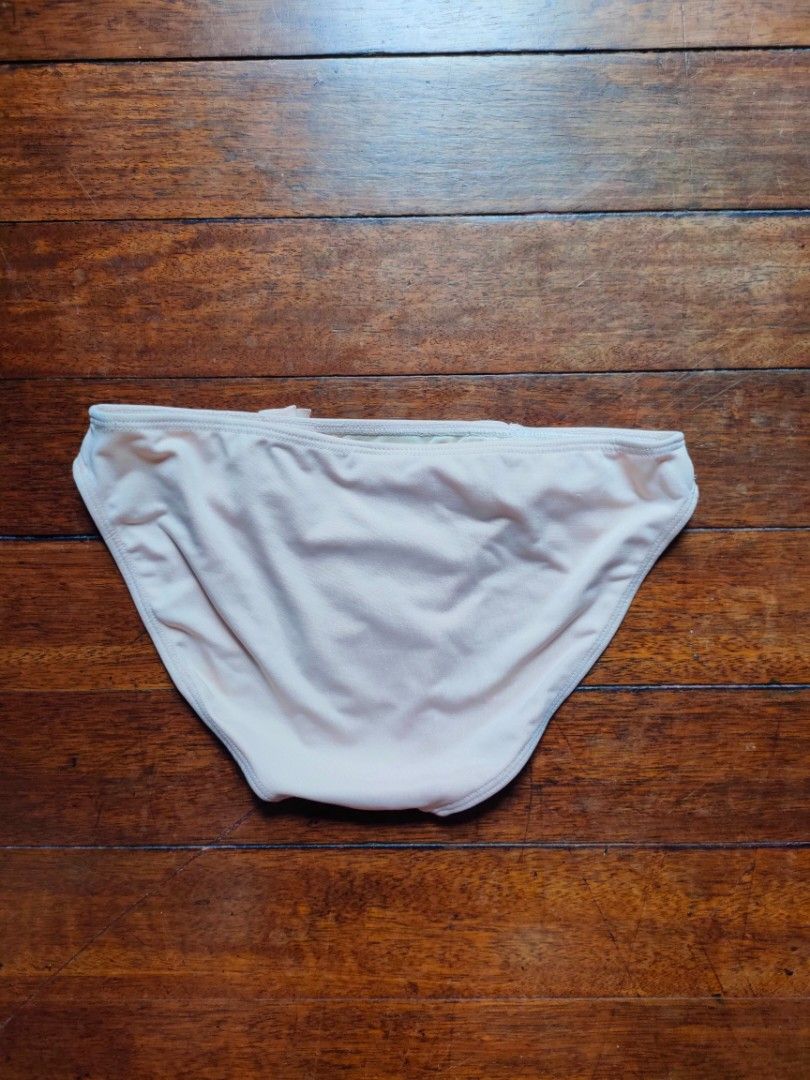 FOLDED AND HUNG Bikini set, Women's Fashion, Swimwear, Bikinis ...