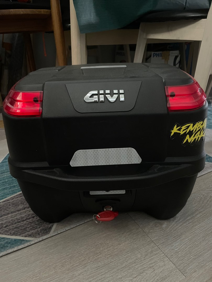 GIVI BOX B33N , Motorcycles, Motorcycle Accessories on Carousell