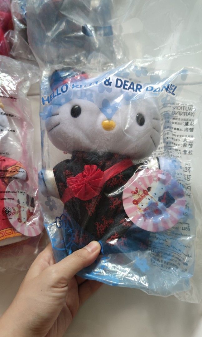 Hello Kitty & Dear Daniel Plush Toy Collectibles by Sanrio, Hobbies ...