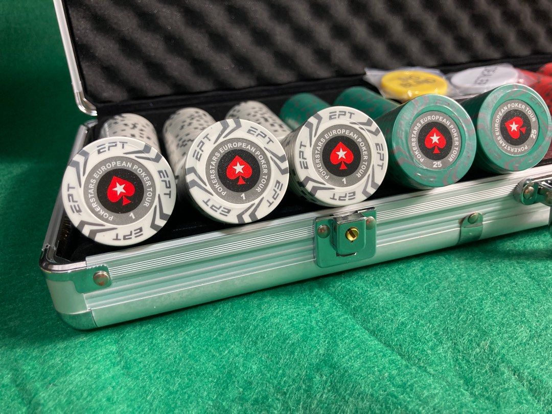 [Hit & Run] Poker Chips Set , Hobbies & Toys, Toys & Games on Carousell