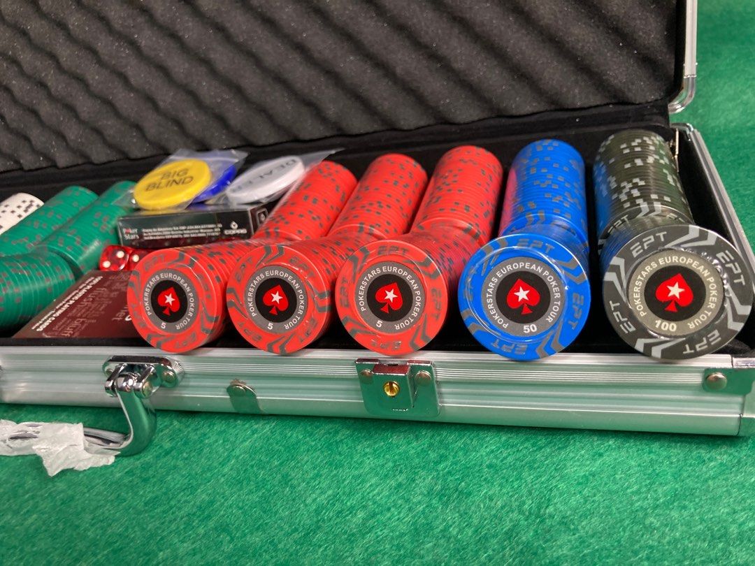[Hit & Run] Poker Chips Set , Hobbies & Toys, Toys & Games on Carousell