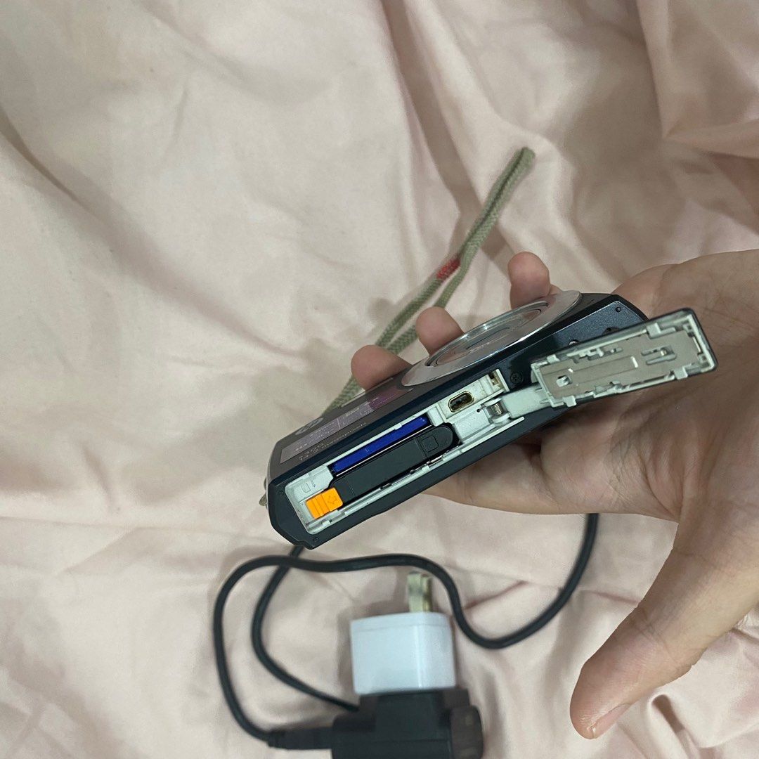 HP s300 Digital Camera, Photography, Cameras on Carousell