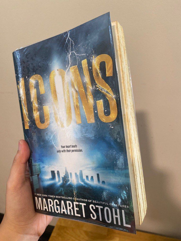 Icons by Margaret Stohl, Hobbies & Toys, Books & Magazines, Fiction ...