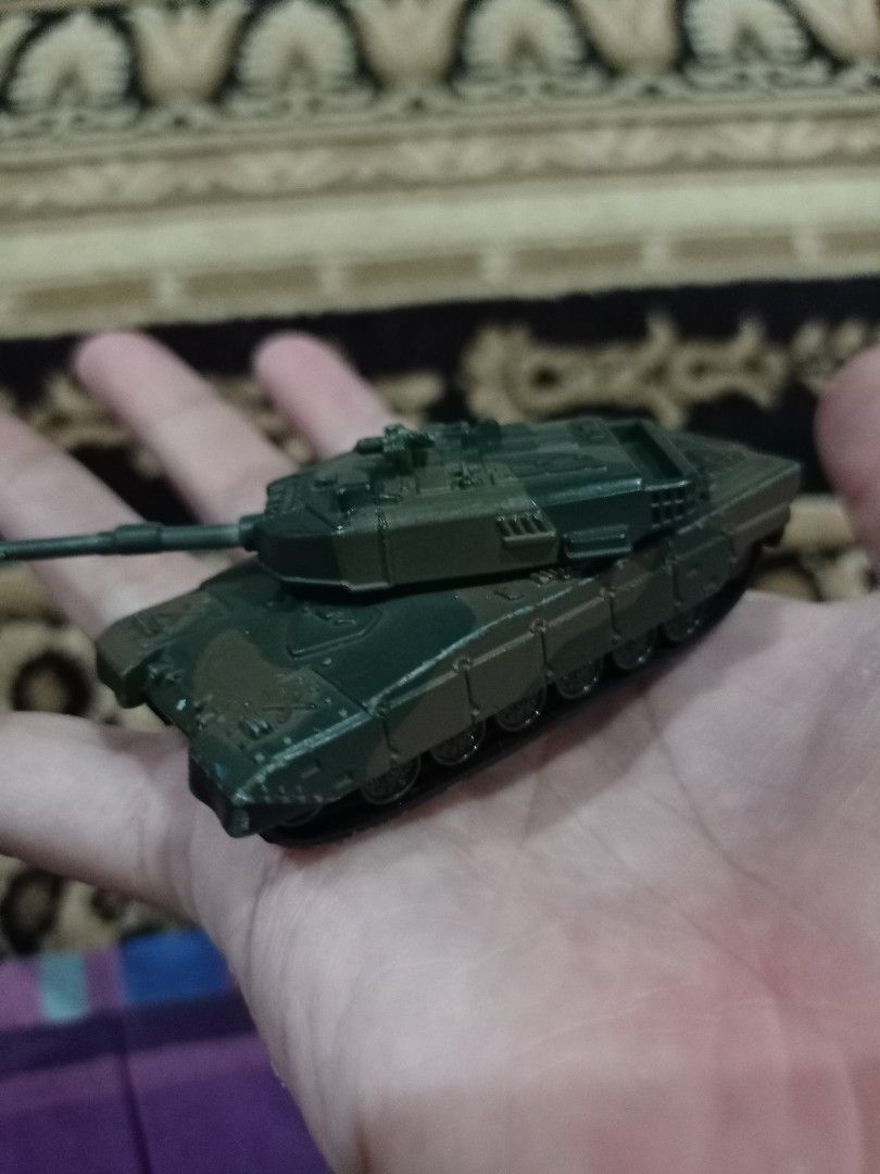 JSDF type 90 tank (diecast), Hobbies & Toys, Toys & Games on Carousell