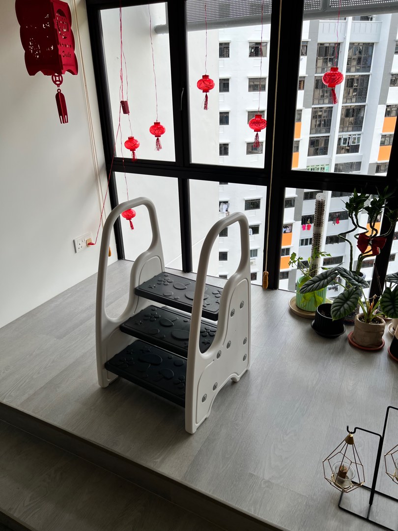 Kids stepper for washbasin, Babies & Kids, Baby Nursery & Kids ...