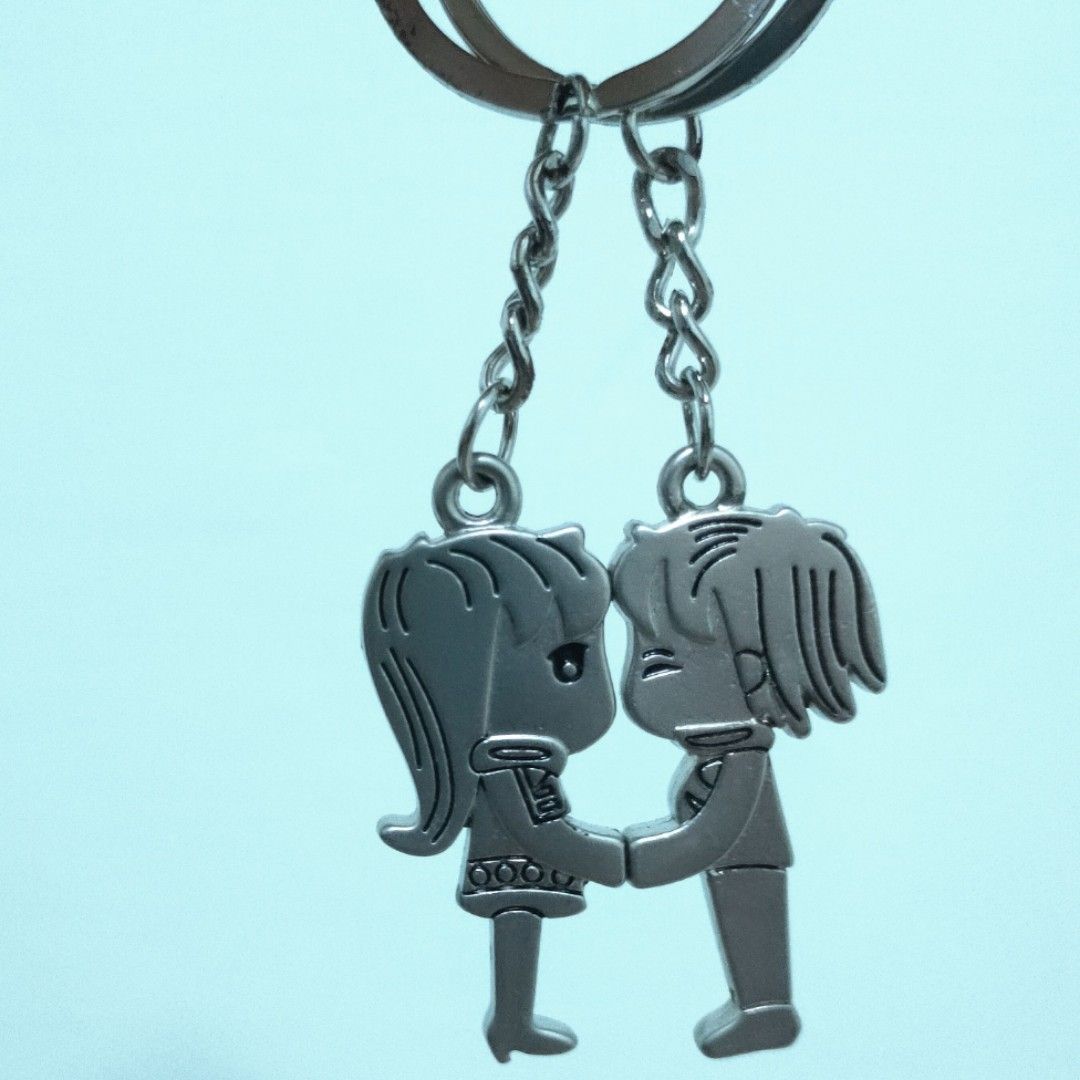 Magnetic Couple Keychain (Set of 2), Hobbies & Toys, Stationery & Craft ...