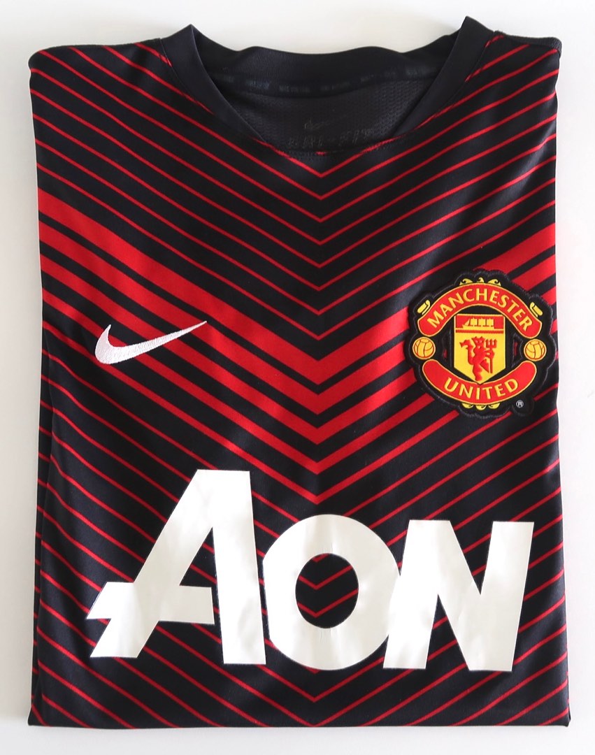 Manchester United Training Kit, Men's Fashion, Activewear on Carousell