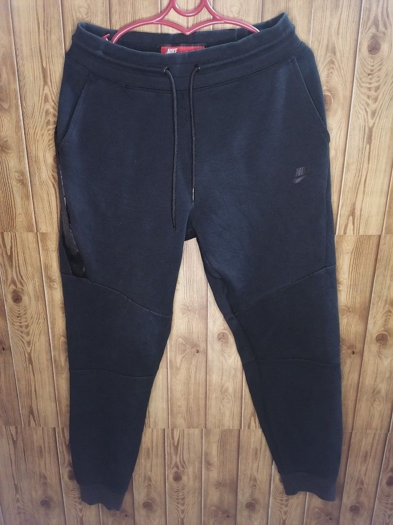 NIKE TECH FLEECE SET, Men's Fashion, Activewear on Carousell