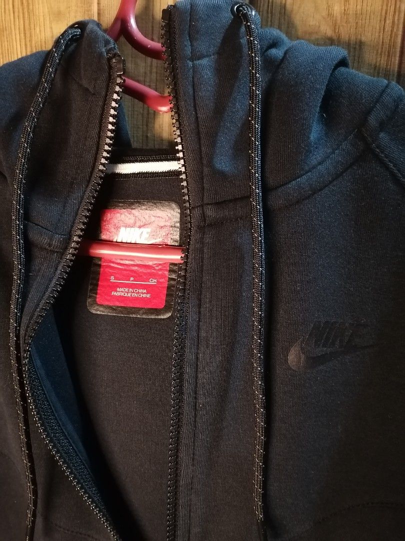 NIKE TECH FLEECE SET, Men's Fashion, Activewear on Carousell