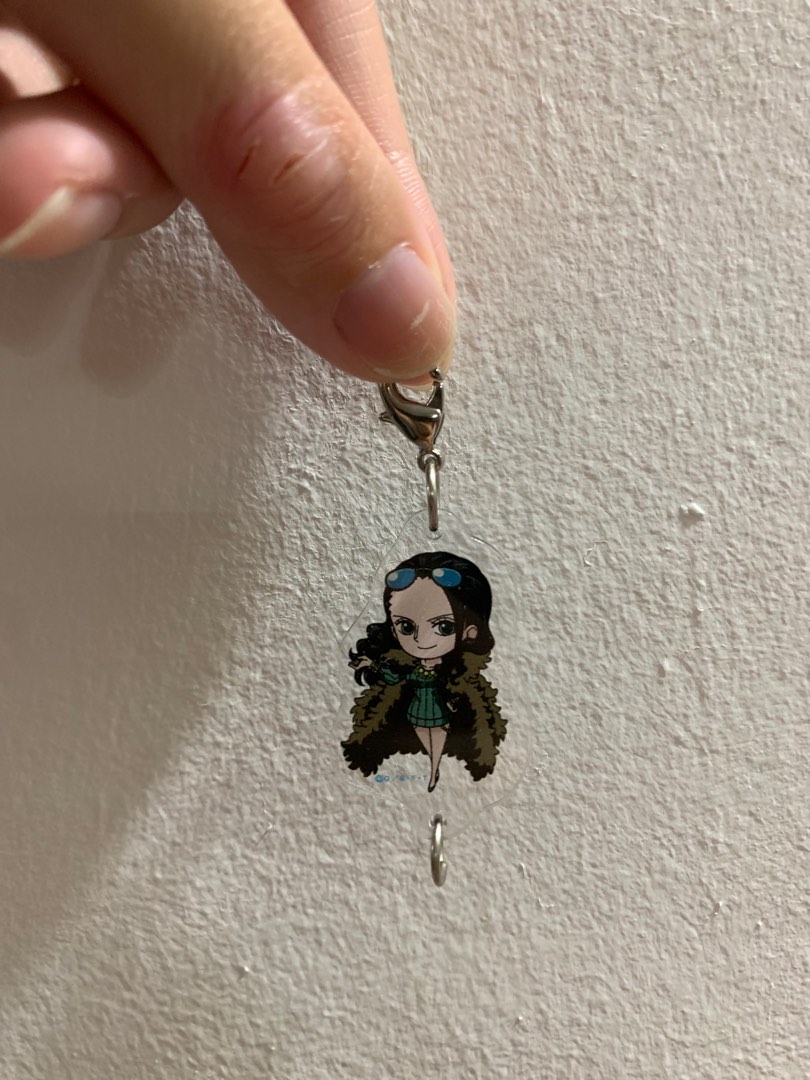 One piece Nico Robin Keychain, Hobbies & Toys, Memorabilia ...