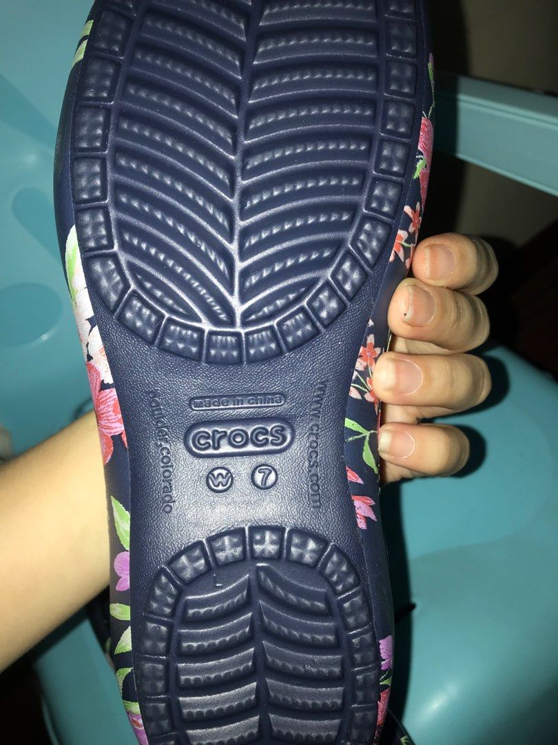 Orig.crocs, Women's Fashion, Footwear, Flats & Sandals on Carousell