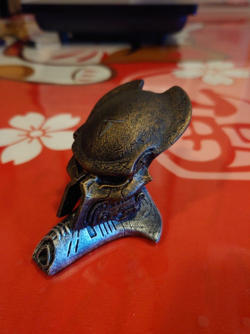 Predator ancient elder mask 1/6 third party not hot toys, Hobbies ...