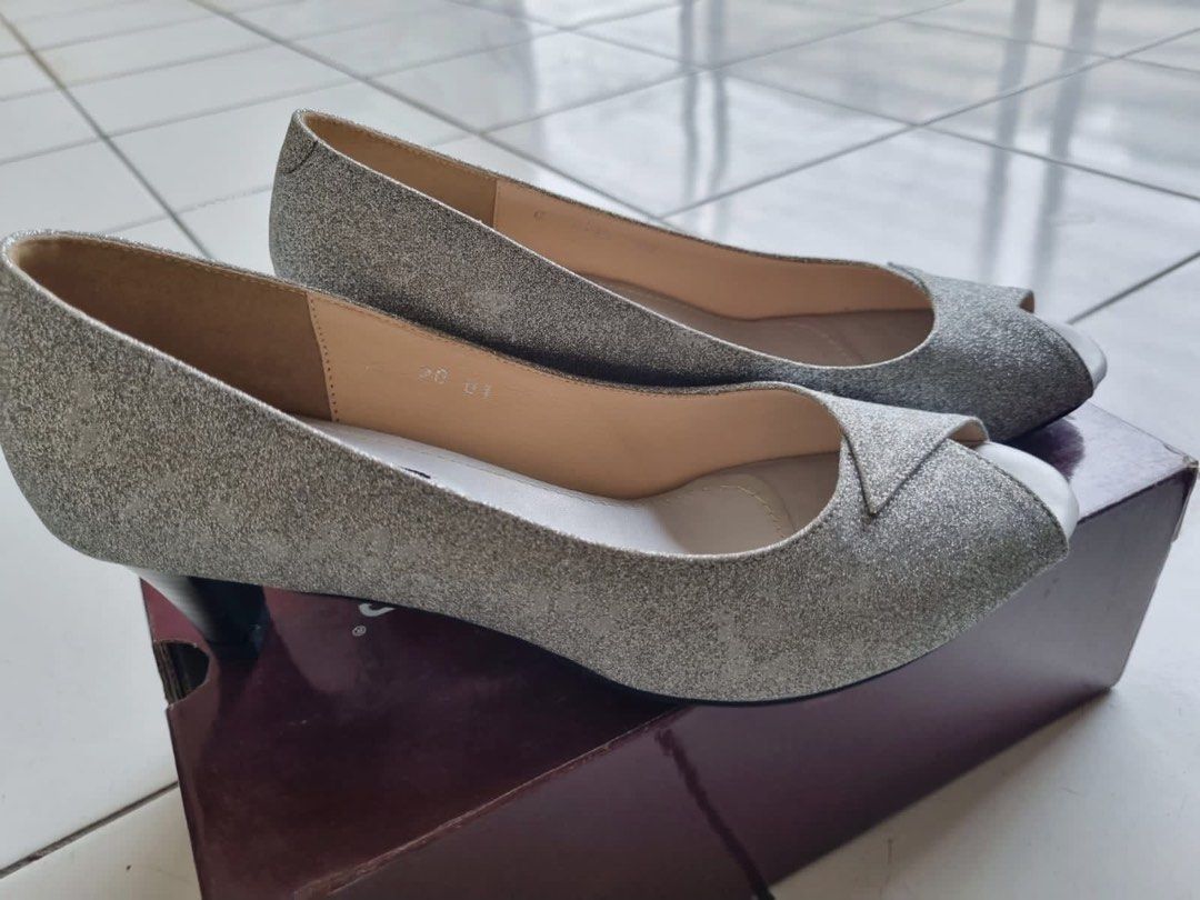 Prima Classe shoes, Fesyen Wanita, Sepatu di Carousell