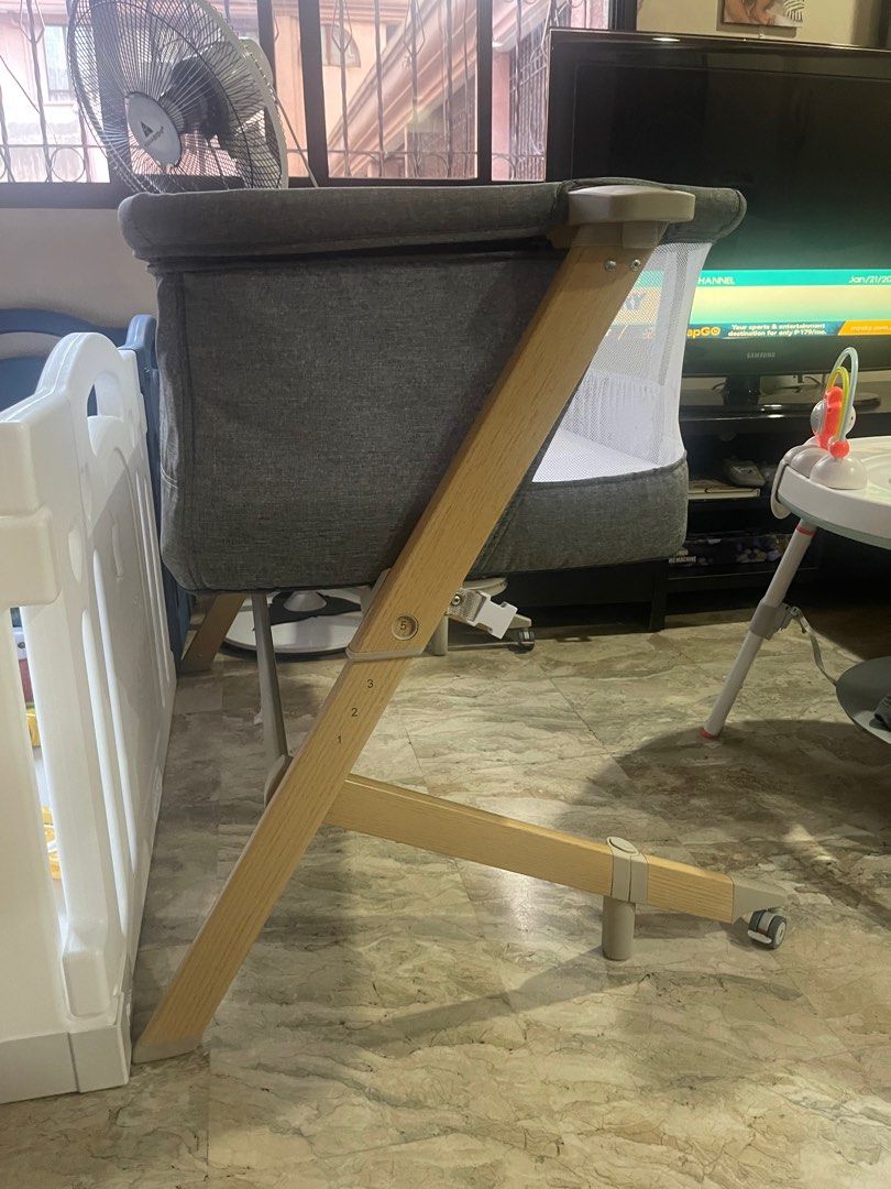 Roger Armstrong Co-sleeper bassinet, Babies & Kids, Baby Nursery & Kids ...