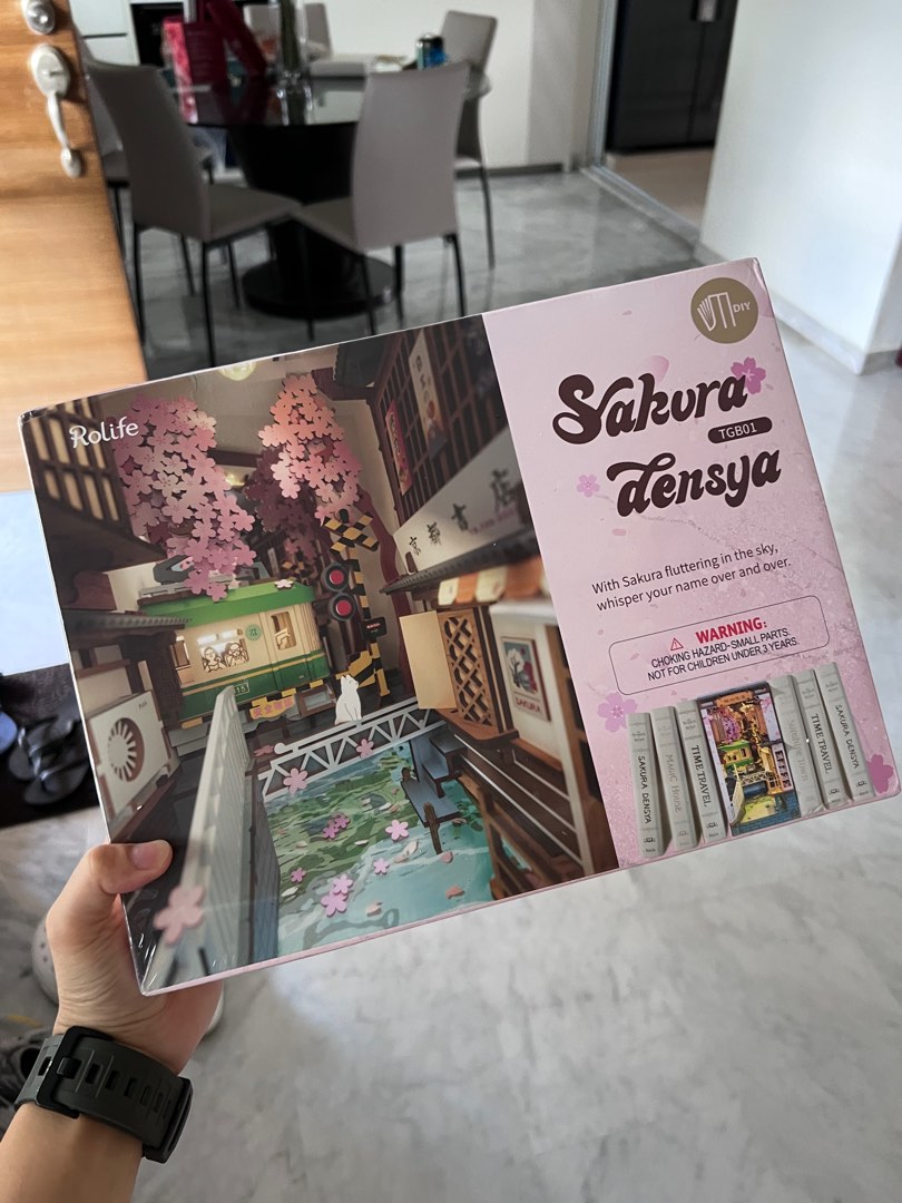 Rolife DIY Book Nook - Sakura Densya TGB01, Hobbies & Toys, Toys ...