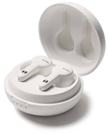 studio earbuds A2, Audio, Earphones on Carousell