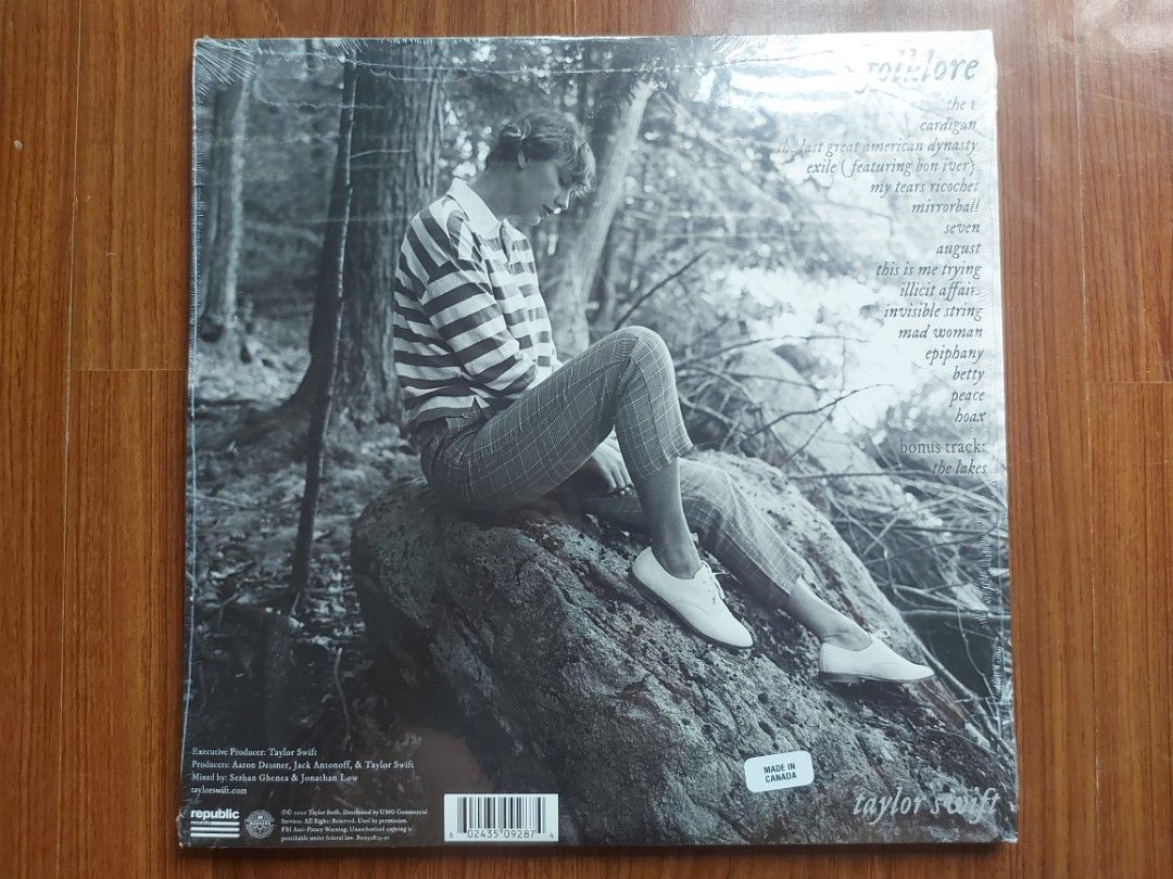 Taylor Swift folklore vinyl, Hobbies & Toys, Music & Media, Vinyls on ...