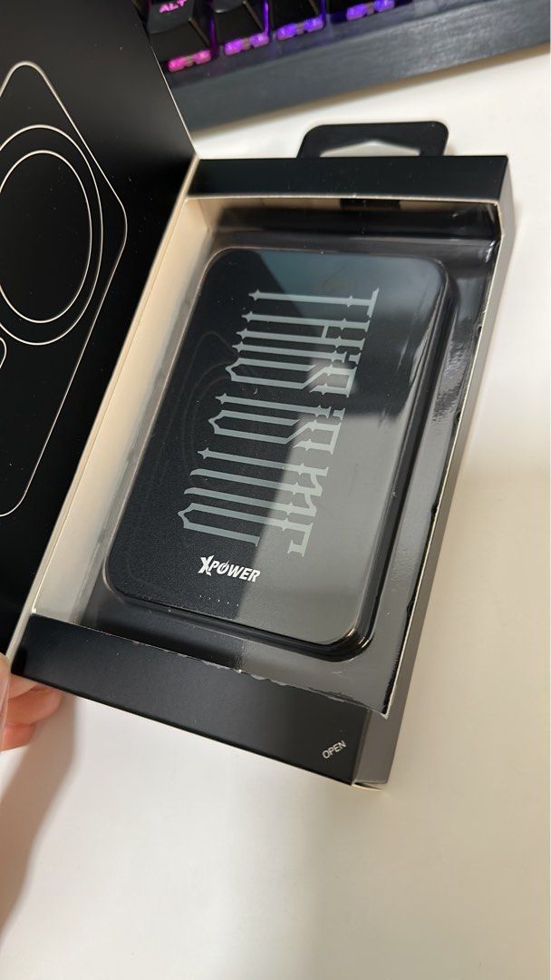 This is mc power bank, 興趣及遊戲, 收藏品及紀念品, 明星周邊 - Carousell