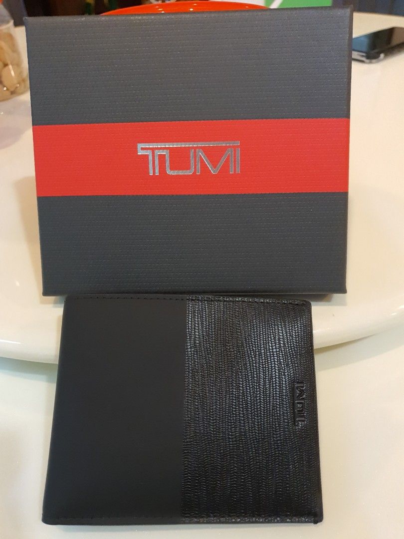 Tumi wallet Original brand new Men, Men's Fashion, Watches ...