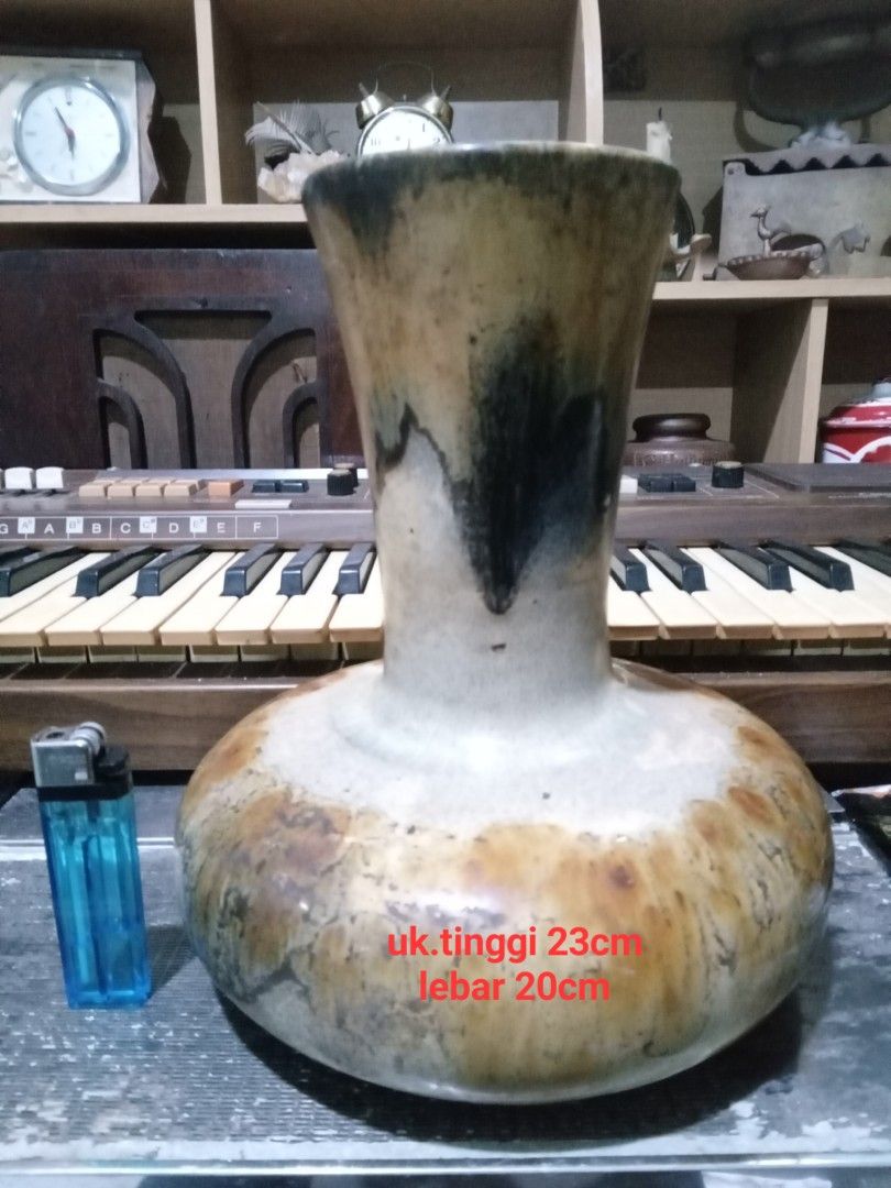 Vas guci keramik kuno koleksi antik dekorasi vintage pajangan retro klasik lawas jadul unik ...