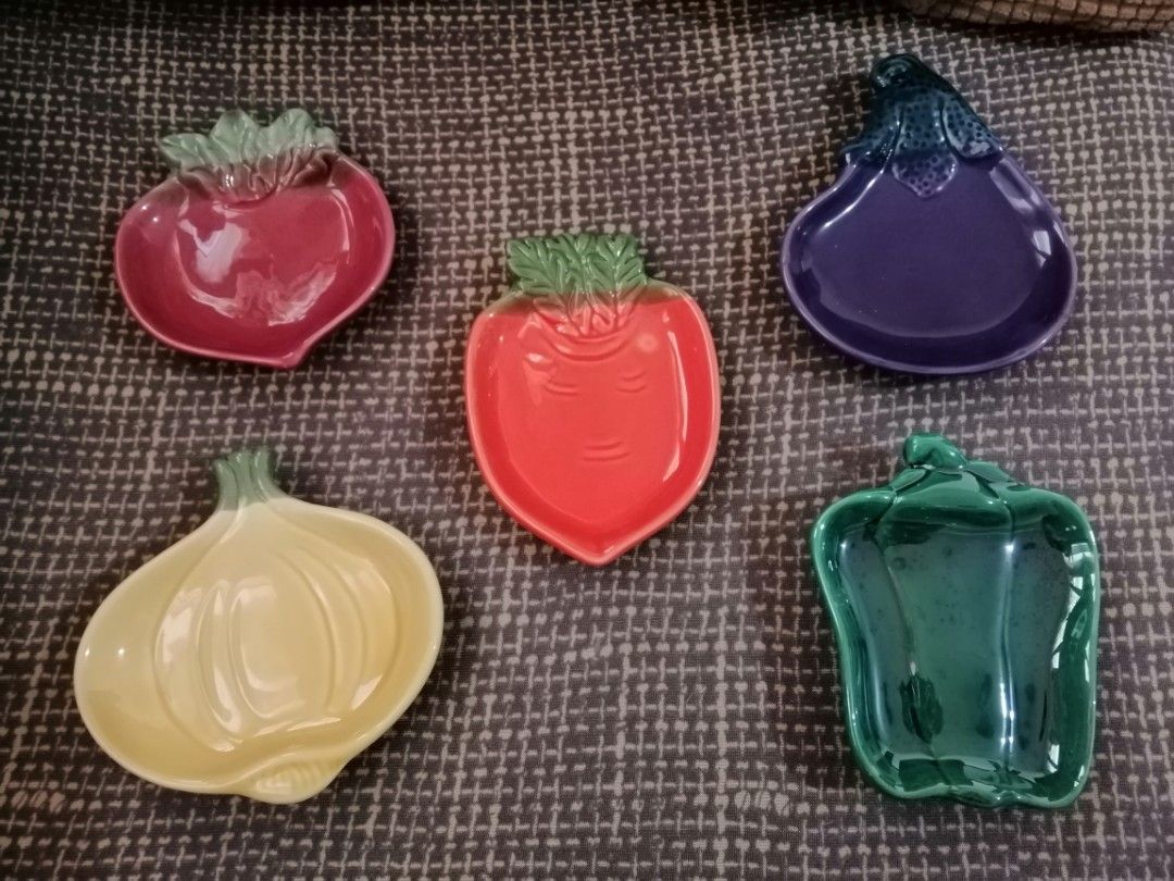 Veggie plates, Furniture & Home Living, Kitchenware & Tableware, Other ...