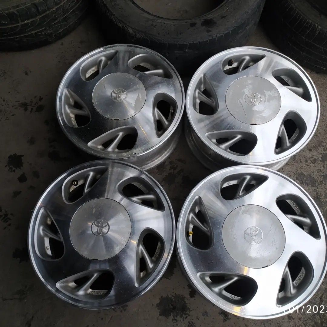 Velg Mobil oem original toyota kijang kapsul lgx, Aksesoris Mobil di Carousell