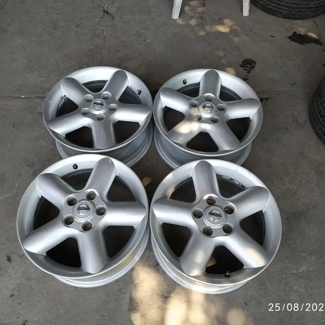 Velg mobil original nissan x-trail t30, Aksesoris Mobil di Carousell