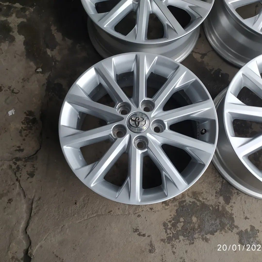 Velg standart oem original toyota camry hybrid, Aksesoris Mobil di ...