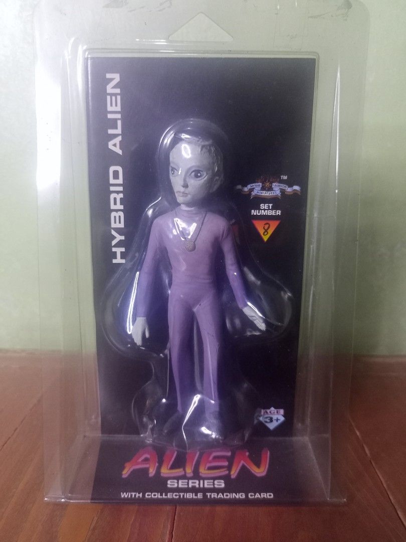 Vintage 1996 Shadowbox Alien series Hybrid Alien, Hobbies & Toys, Toys ...