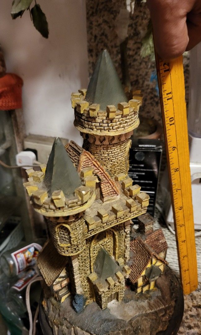 Vintage Castle lamp ceramic, Hobbies & Toys, Memorabilia & Collectibles ...