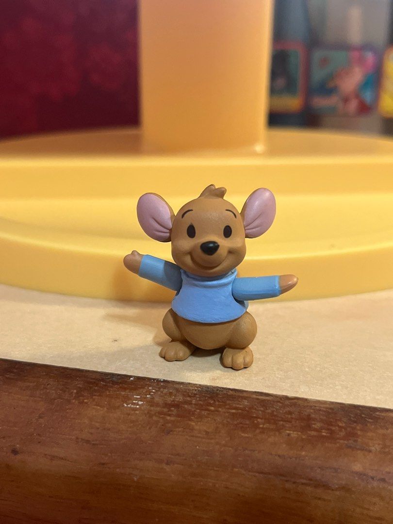 Winnie the Pooh Christopher Robin Piglet Roo Tigger Hold Hand Together ...