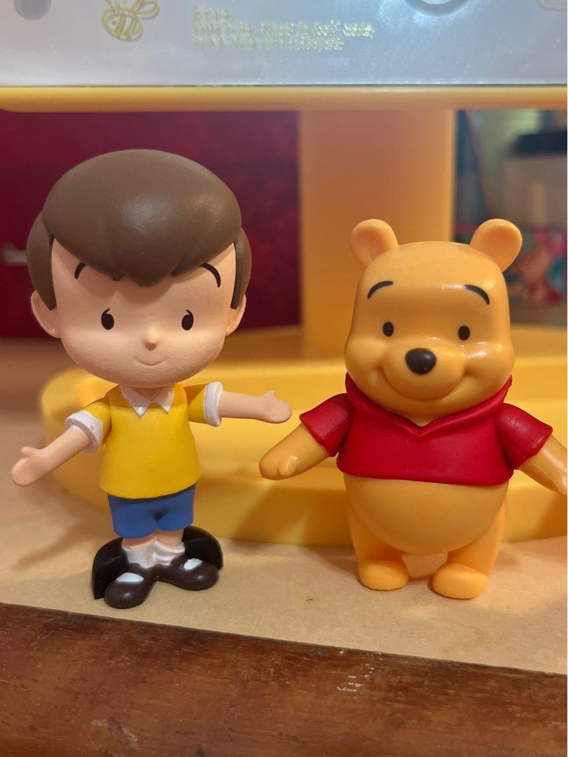 Winnie the Pooh Christopher Robin Piglet Roo Tigger Hold Hand Together ...